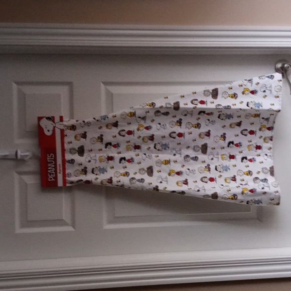 Peanuts | Kitchen | Snoopy Apron | Poshmark